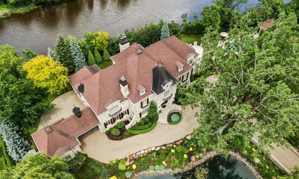 Carignan,QC,Canada - Poncet & Poncet - Montpellier