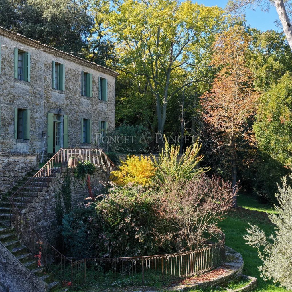 Élégance et Patrimoine : Un Mas Authentique aux Portes d’Uzès - Poncet ...