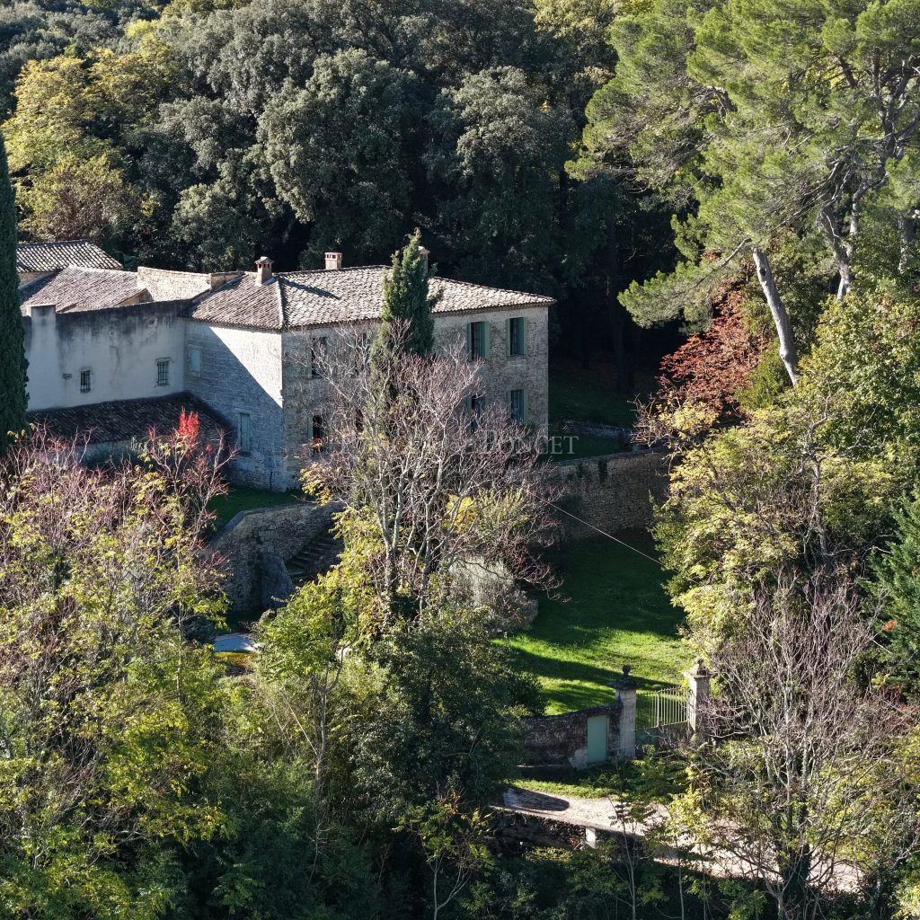 Élégance et Patrimoine : Un Mas Authentique aux Portes d’Uzès - Poncet ...